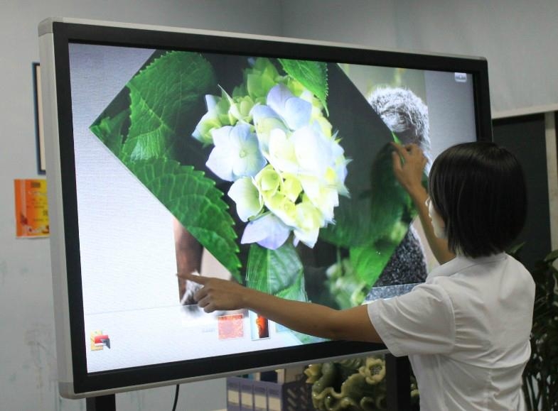 LED touch screen monitor and LED interactive monitor - HV series ...