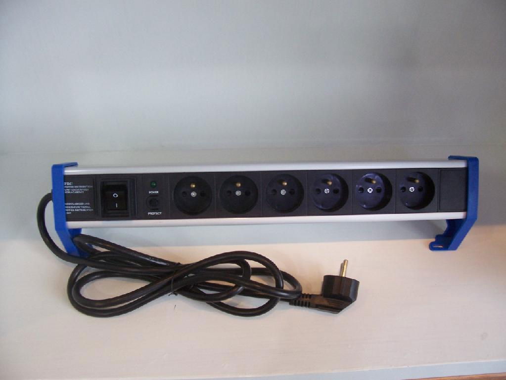 Universal PDU (China Manufacturer) - Power Distribution Cabinet - Power ...