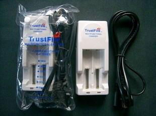 TrustFire TR-001 Charger Universal Battery Charger - TR001 - Trustfire ...