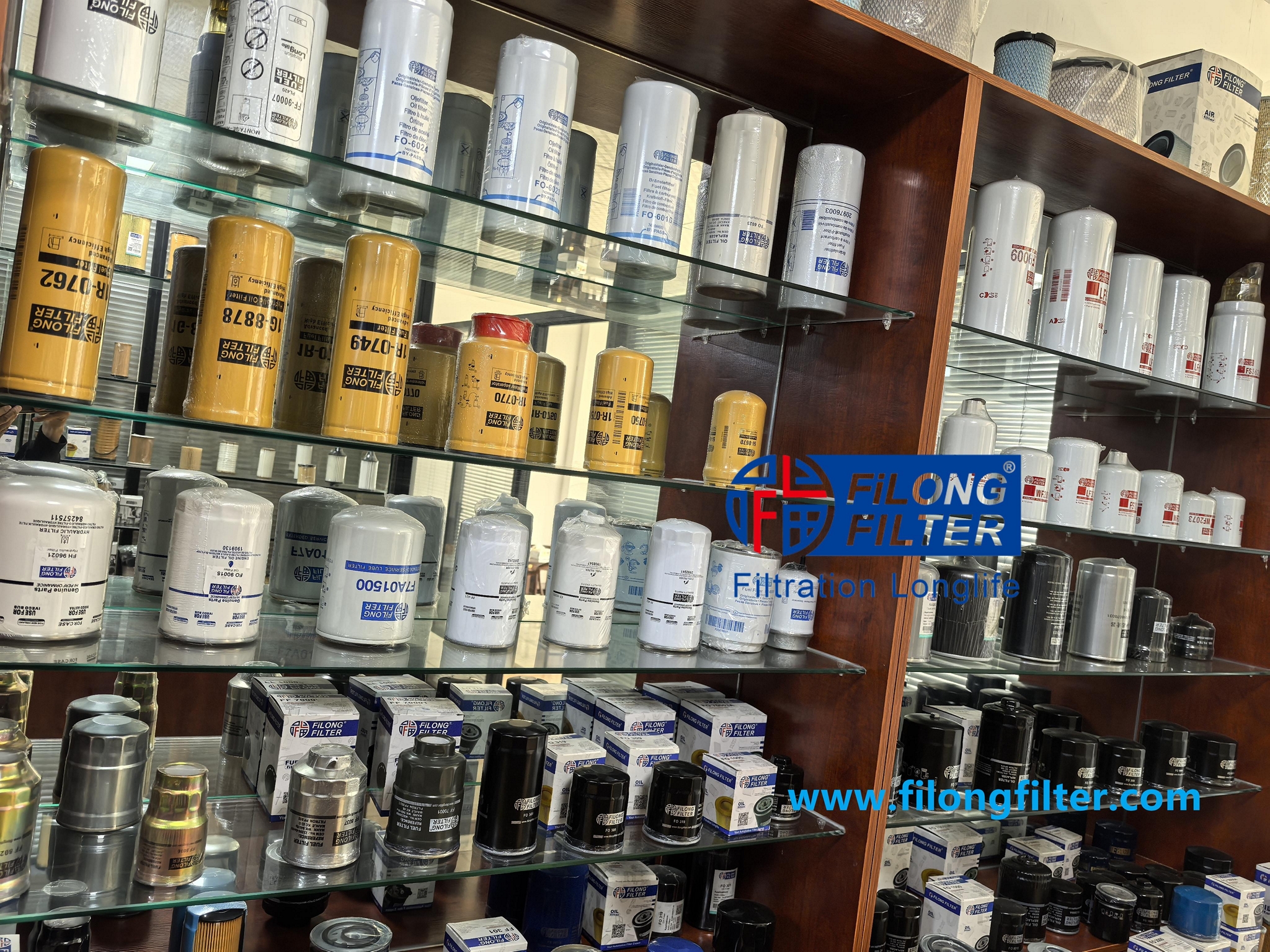 Filong Fuel Filter Factory in China MB220900 23303-64010 8-94448984-0