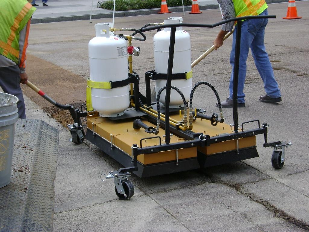 infrared asphalt heater - P200 patcher - HDE (Canada Manufacturer ...