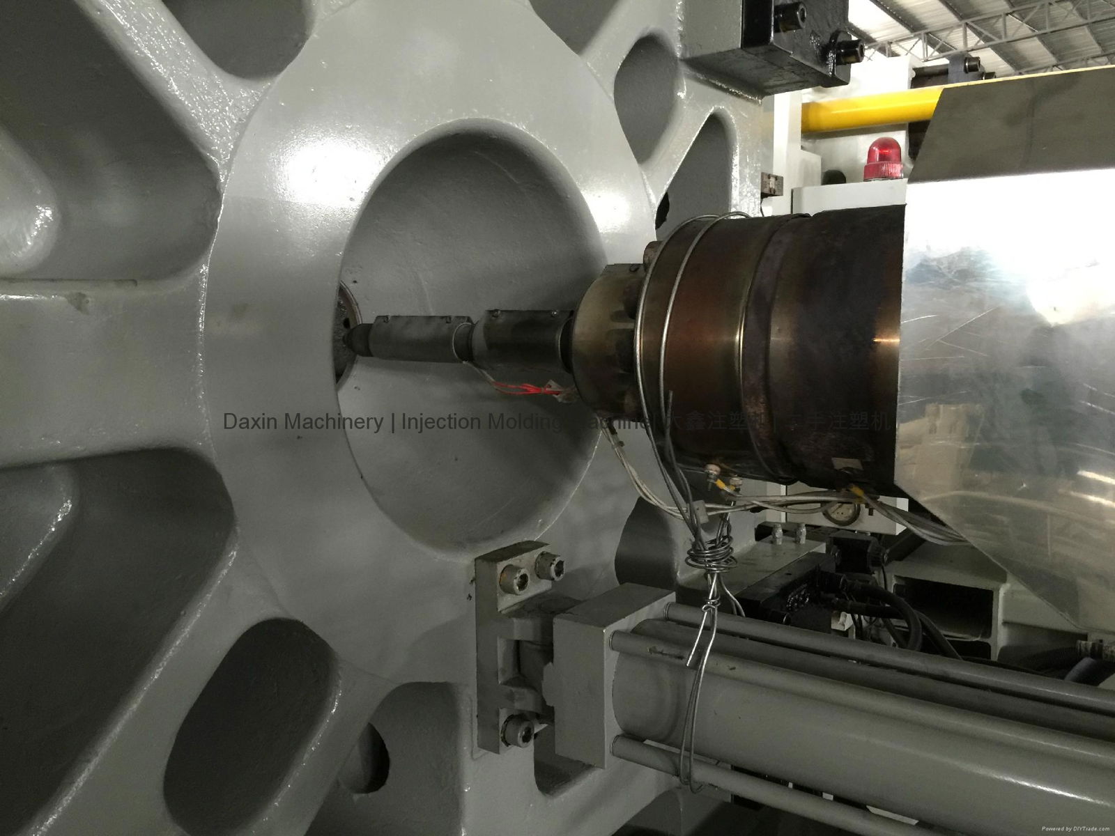 Chuan Lih Fa CLF 1000t used Injection Molding Machine - CLF-1000T ...