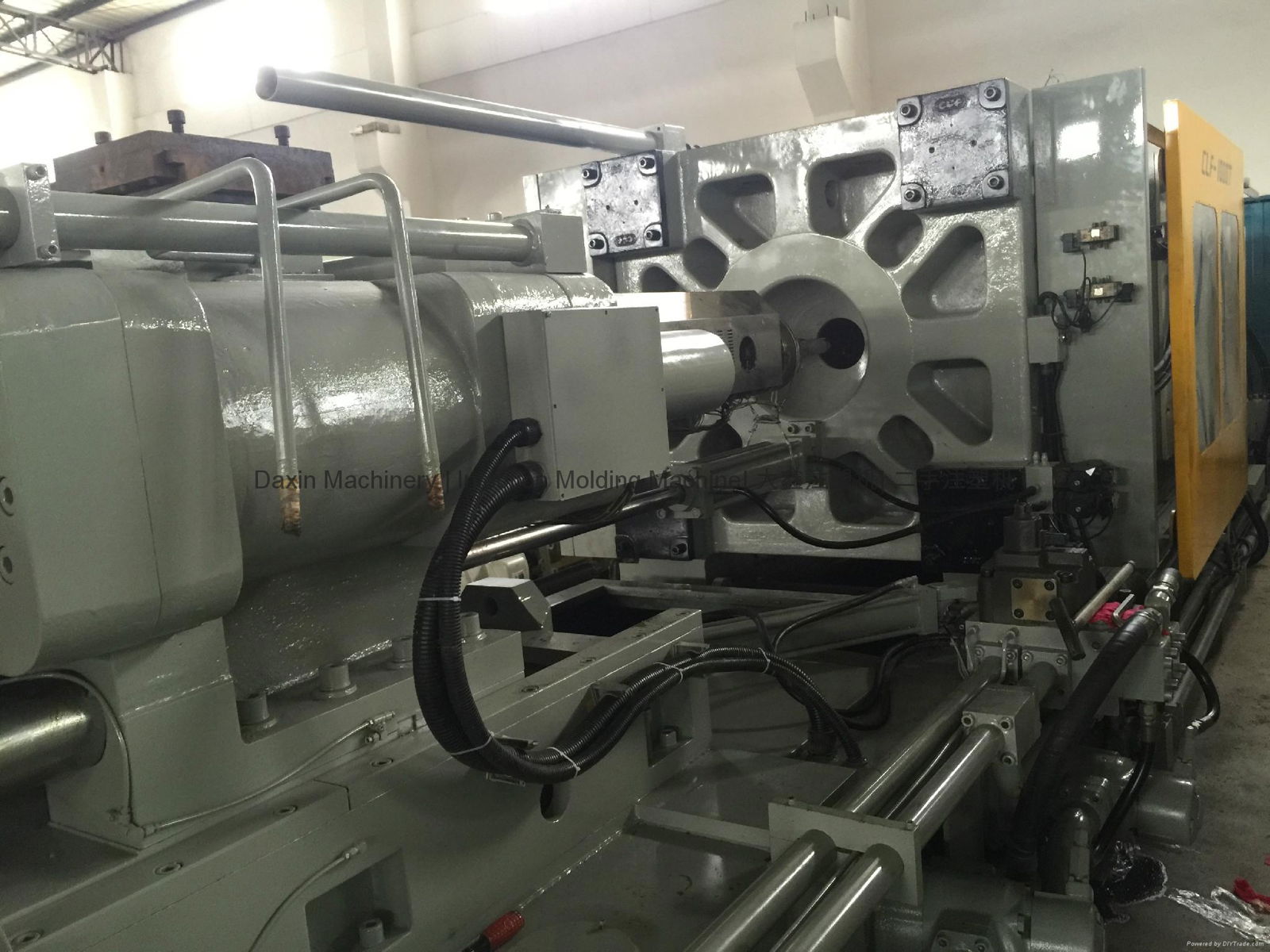 Chuan Lih Fa CLF 1000t used Injection Molding Machine - CLF-1000T ...
