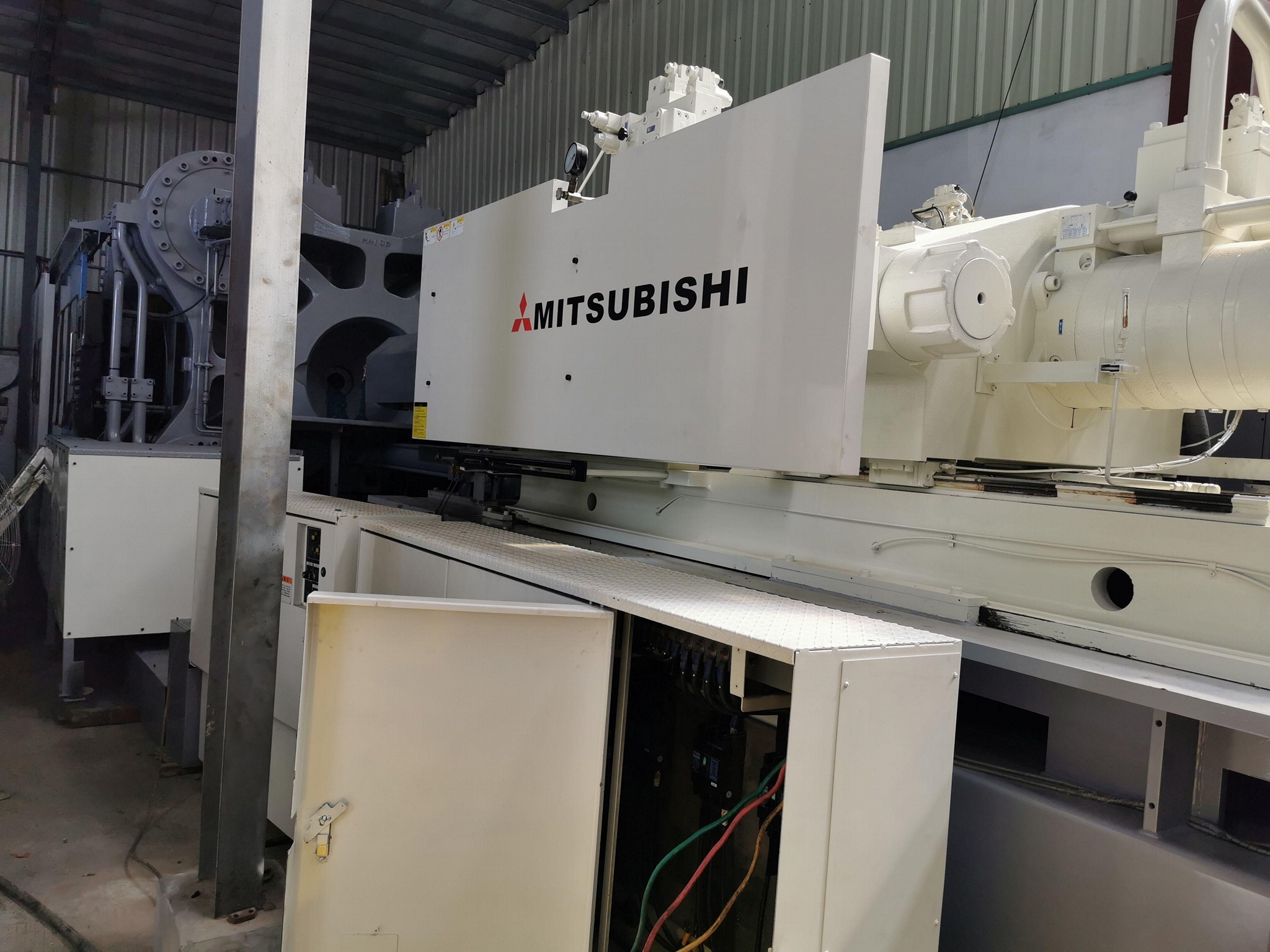 Japan Mitsubishi 2500t used Plastic Injection Molding Machine - 2500MMV ...