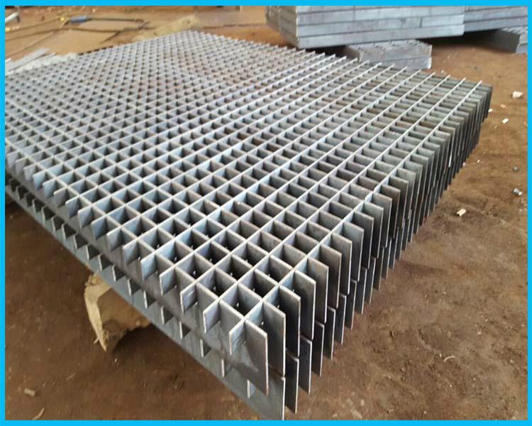 Dovetail pressure locked Heavy Steel Grating Used as platform ...