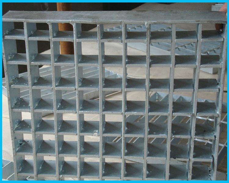 Dovetail pressure locked Heavy Steel Grating Used as platform ...