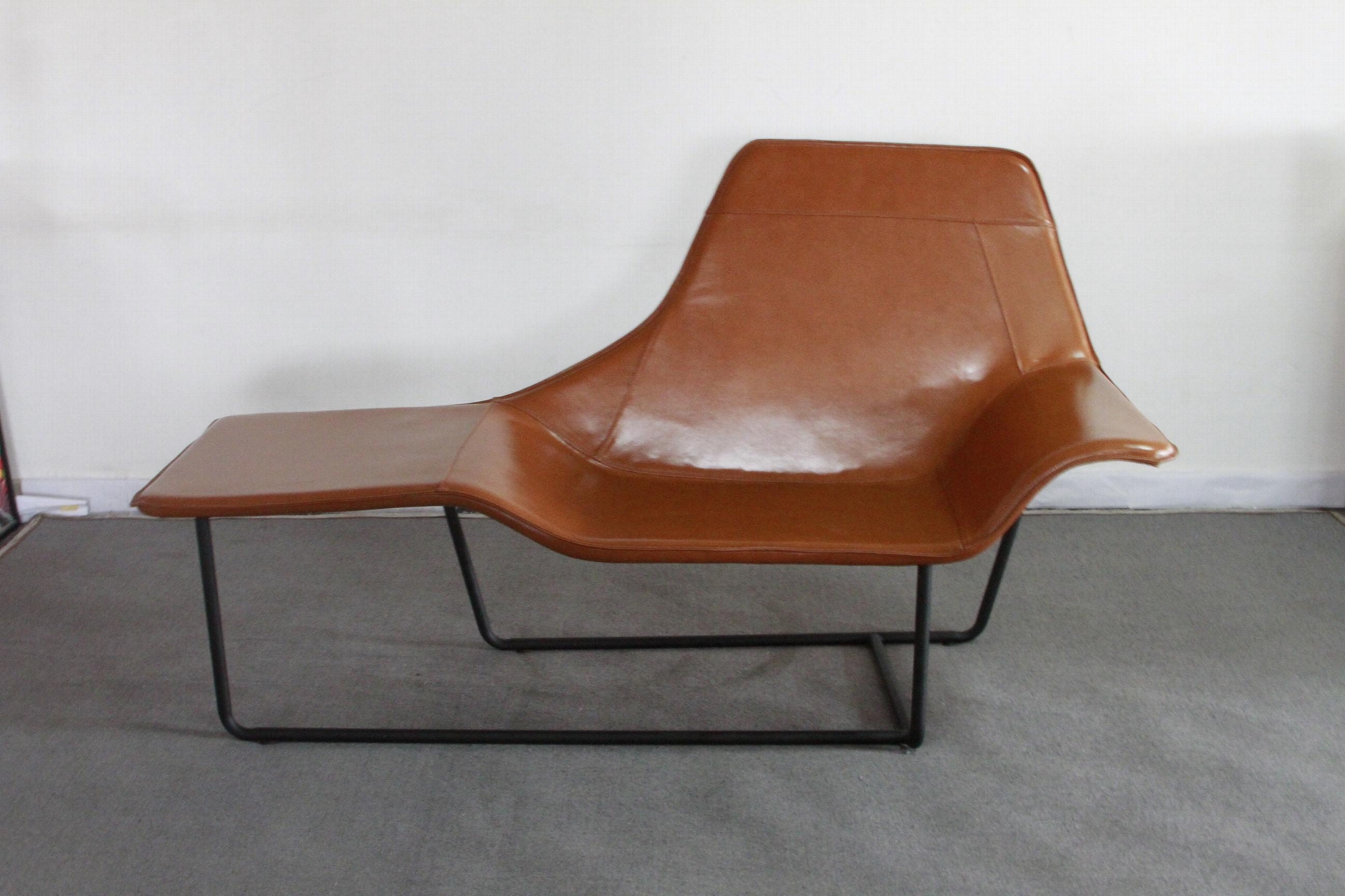 Metal Frame Leather zanotta lama lazy lounge chair - LC154 - huakai ...