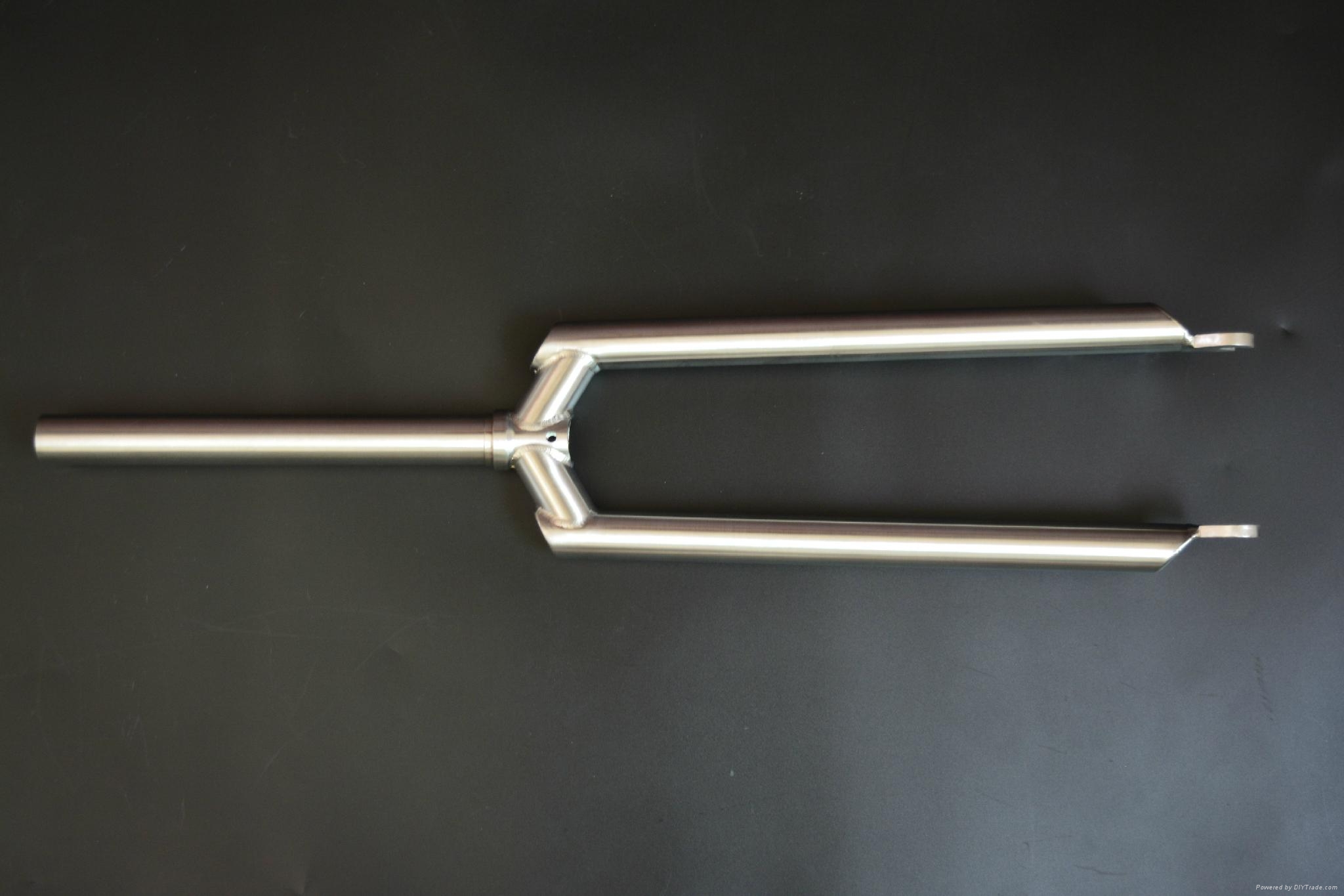 Manufacturing 500g weight gr9 titanium bike fork for wholesale - CSTY ...