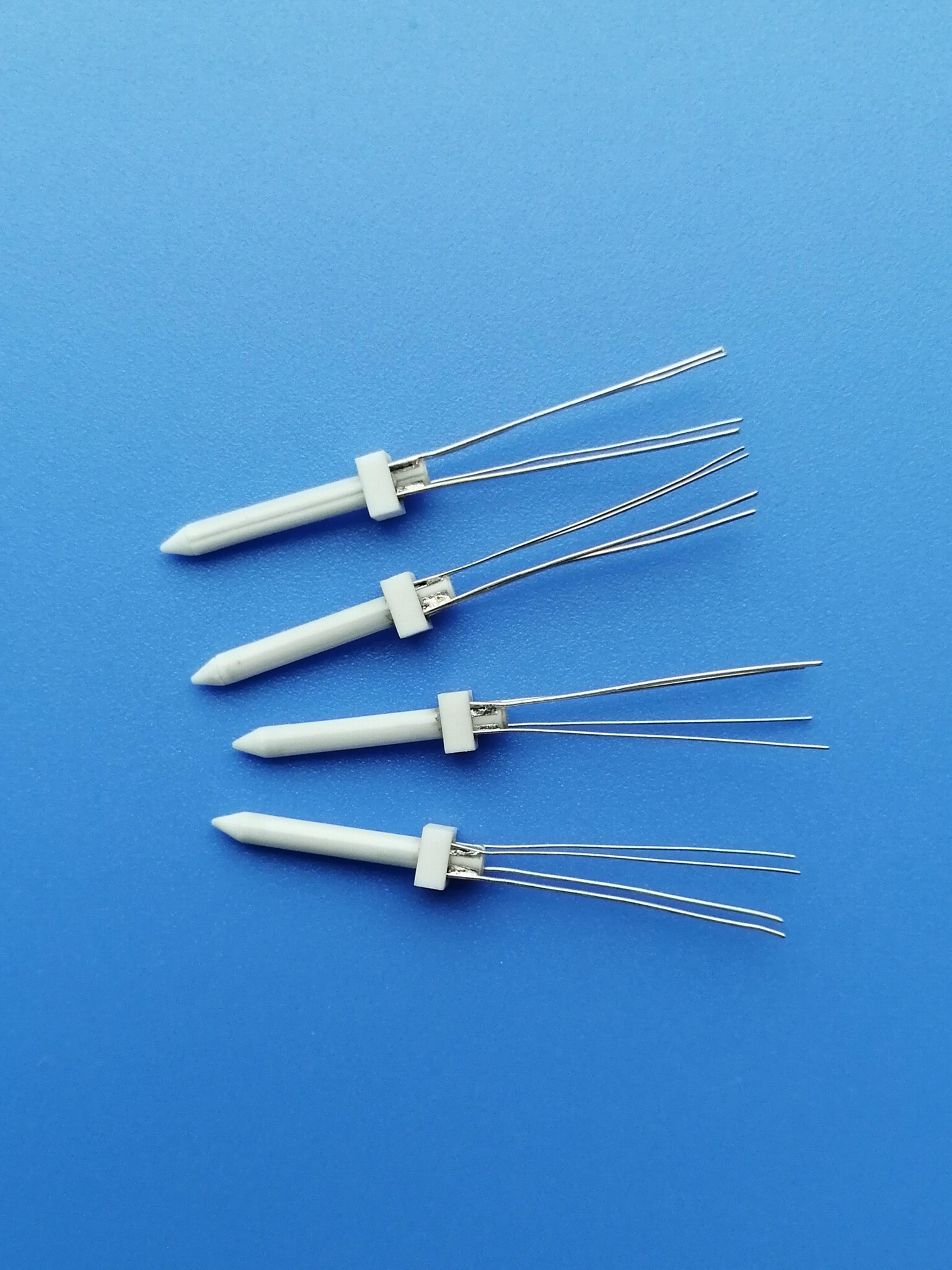 Ceramic heating needle for heating non-combustible electronic cigarette ...