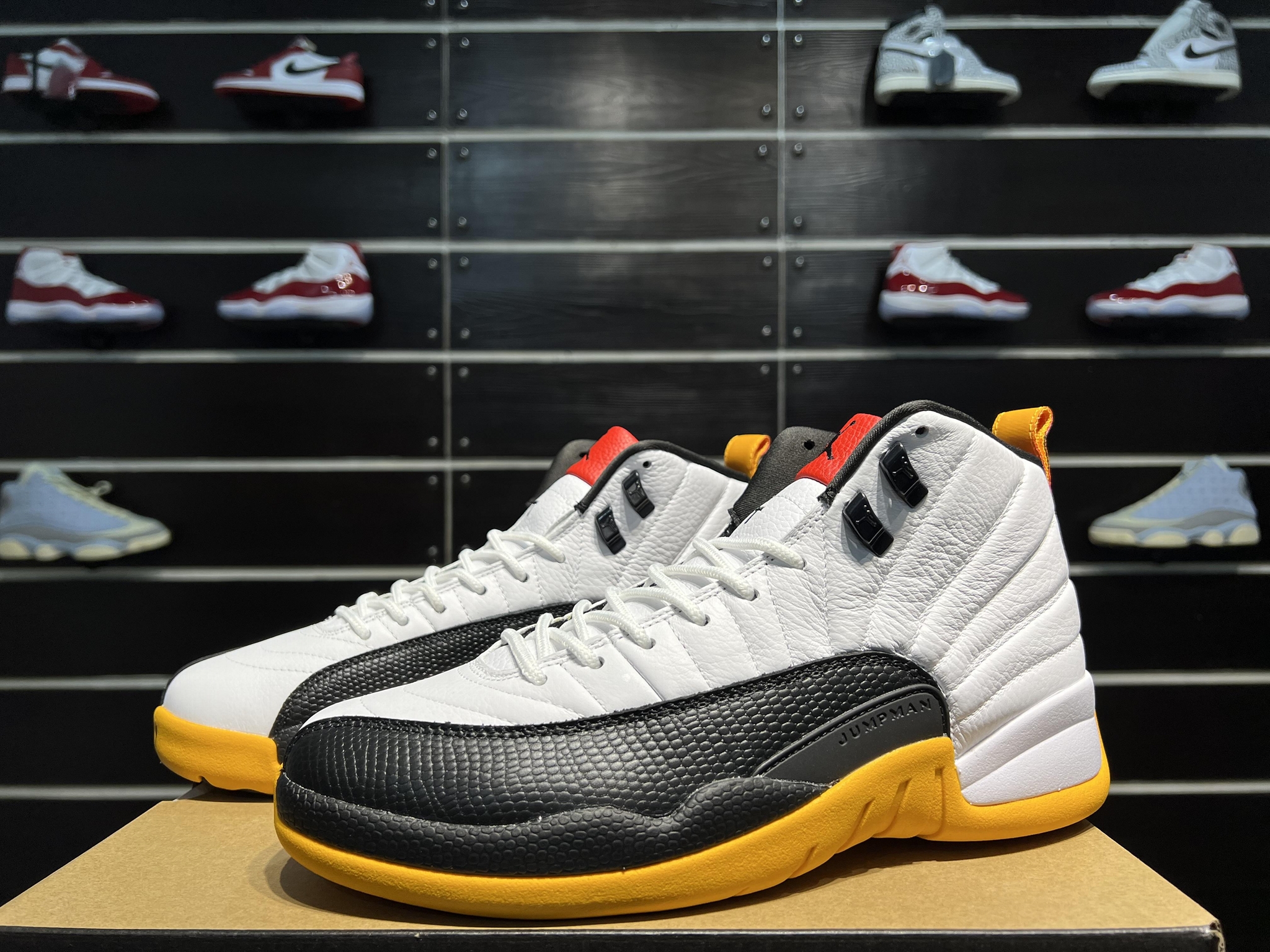 AJ12 SHOES 25 Years in China "12 generation black and yellow sole ...