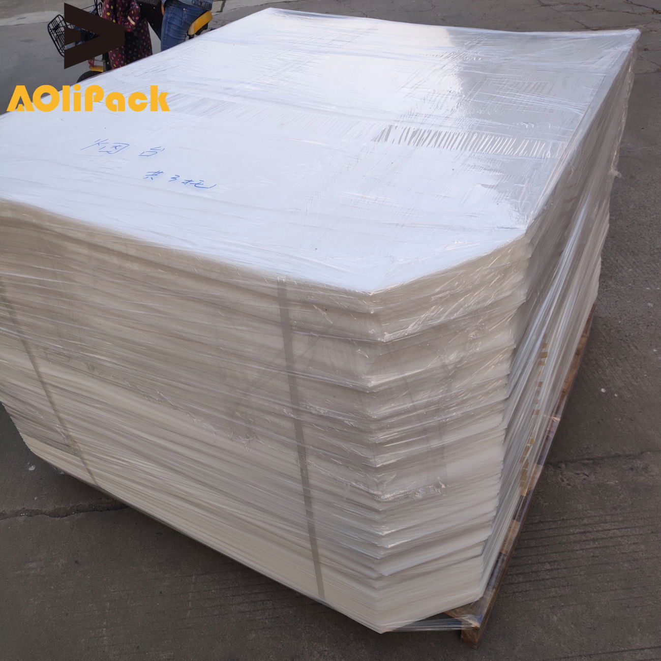 Black/White HDPE Plastic Slip Sheet - 1100*1300*0.6mm - AOlipack (China ...