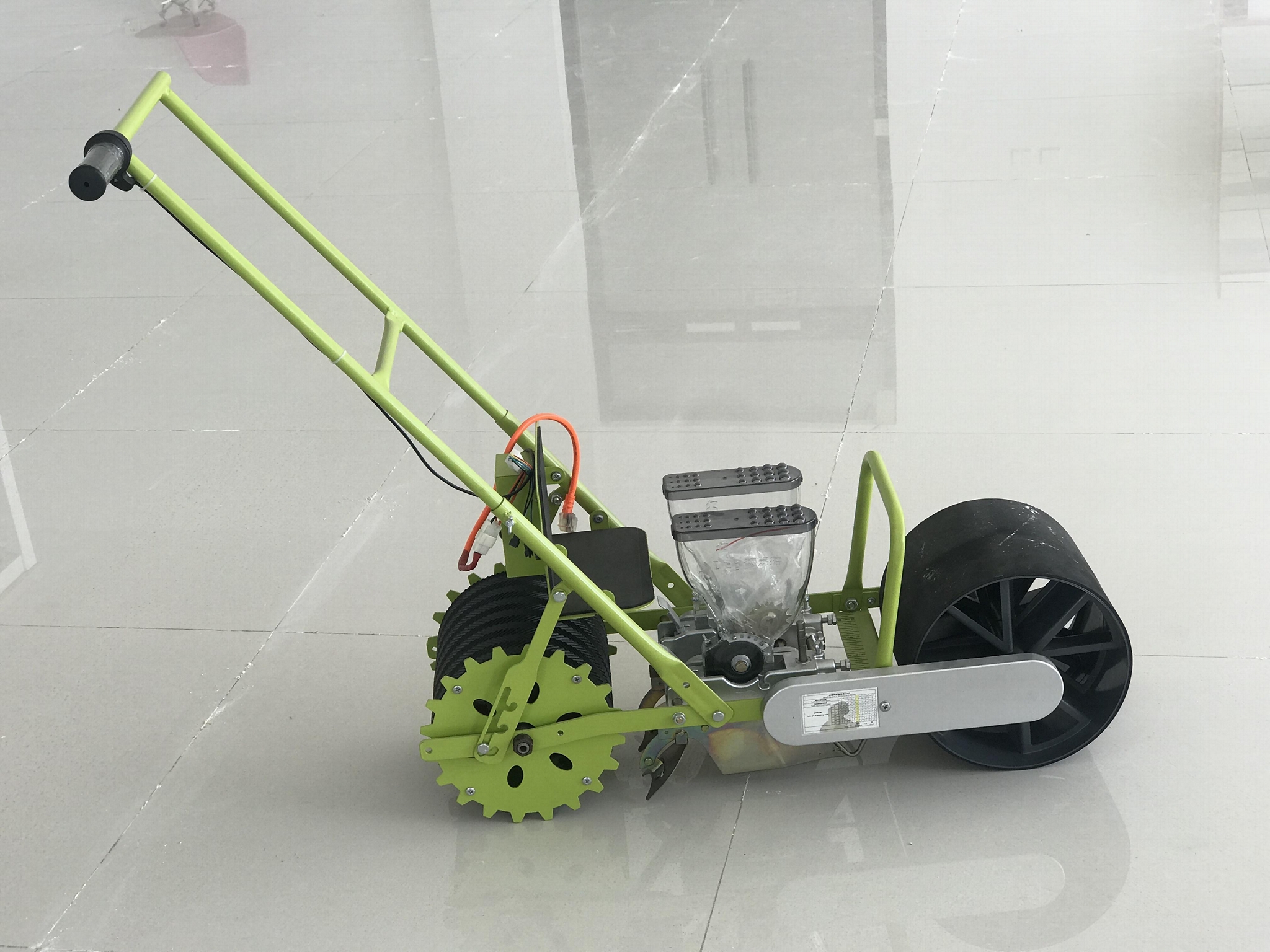 Easy Operation Garden Automatic Alfalfa Seeder Machine For Sale - DB ...