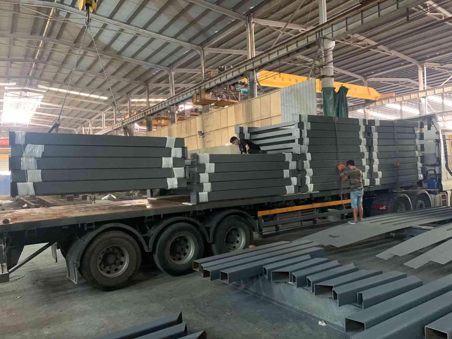 HK Iron gate isolation area big gate fence wall aluminum roar plate ...