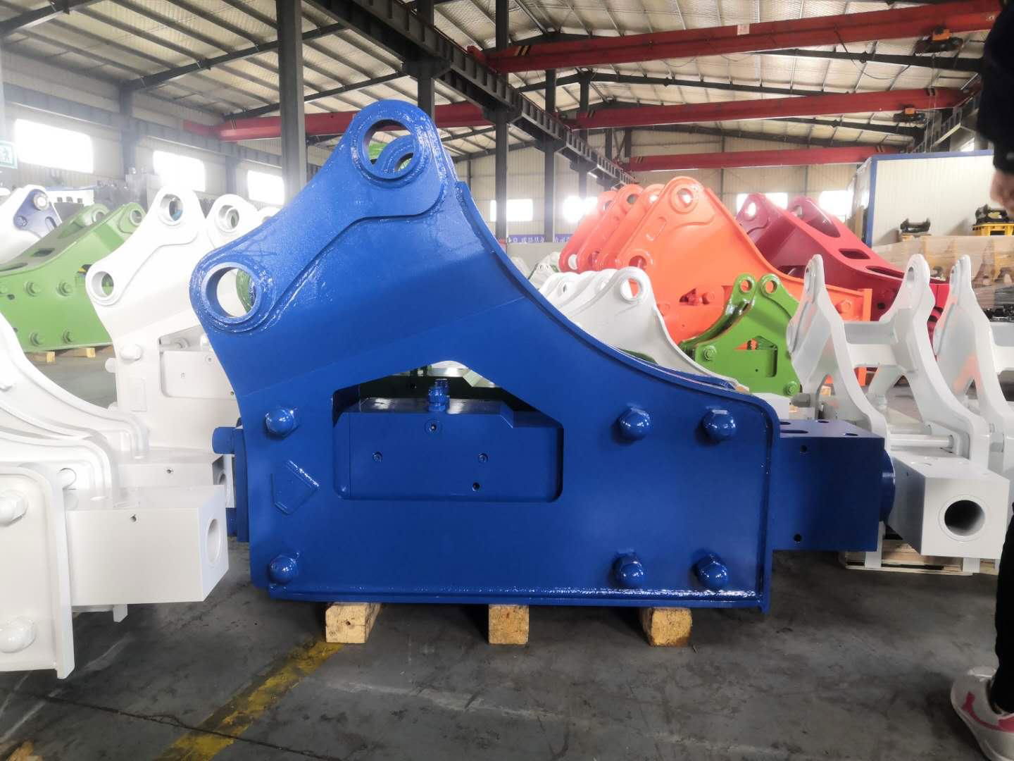 Side Type Hydraulic Breaker - F - FUKAWA HydroTech Co., Ltd. (China ...