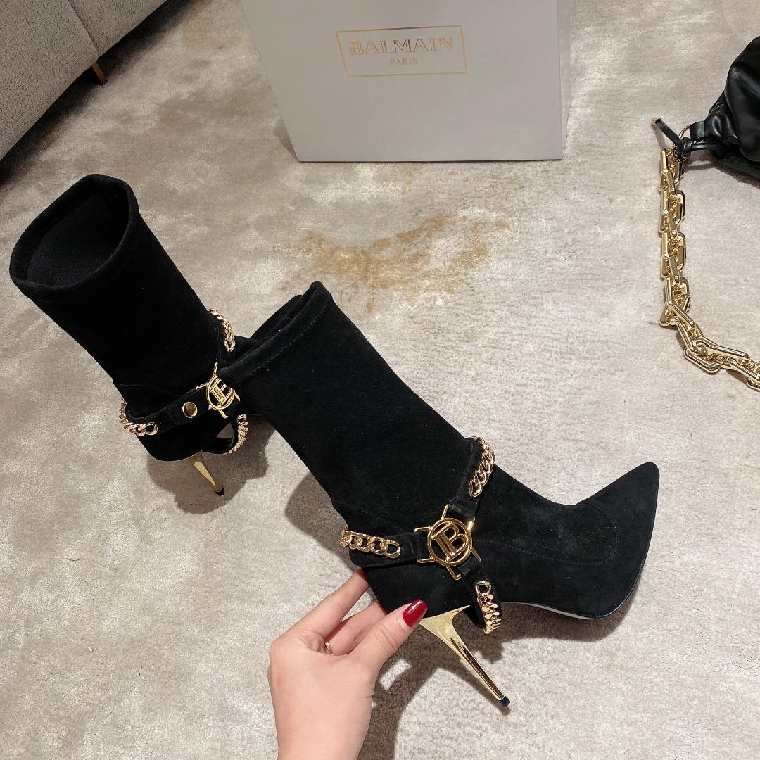 Balmain black leather ankle boots with gold chain logo Ladies Sissy ...