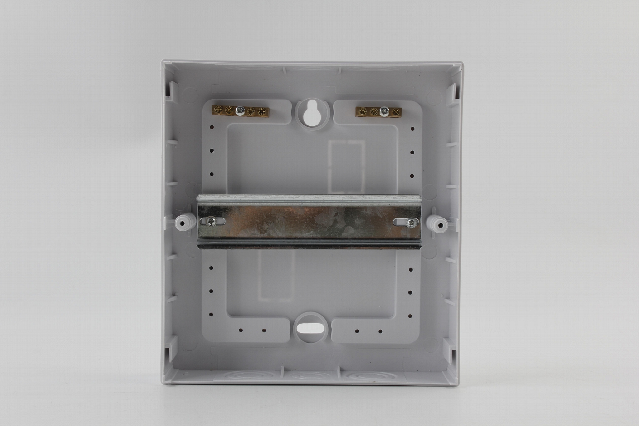 TXM Series family surface mounted Distribution board - TXM-8WAY ...