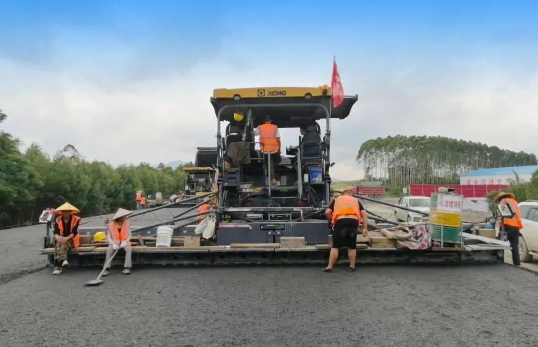 XCMG pave width 9.5m RP953 Road Concrete Paver machine for sale (China Manufacturer ...