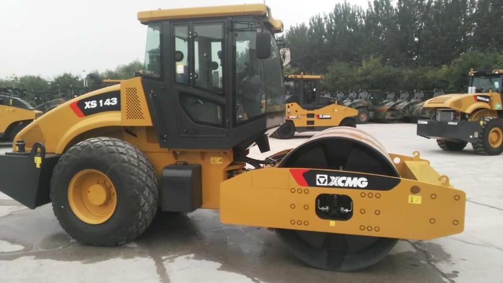XCMG XS143 road roller specification 14ton self propelled vibratory road roller (China ...