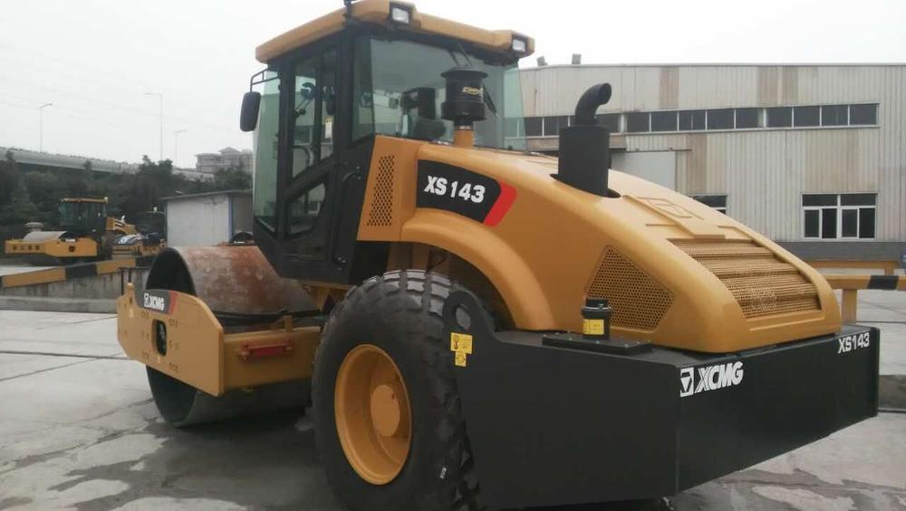 XCMG XS143 road roller specification 14ton self propelled vibratory road roller (China ...