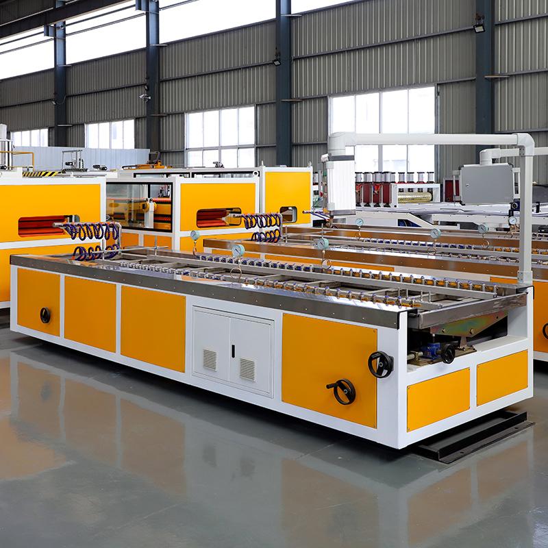 PE Decking/Fencing/Wall Cladding Extruder Production Line - TPM65132 ...