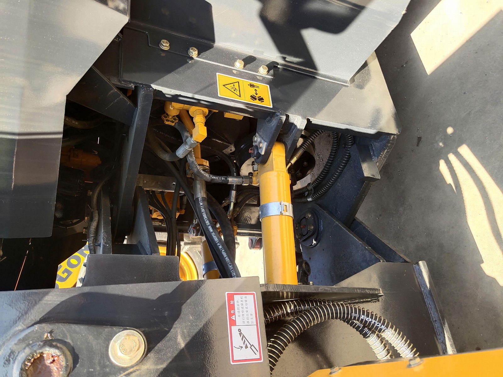 Large quantities of used Liugong 835 loaders for sale (China Trading ...