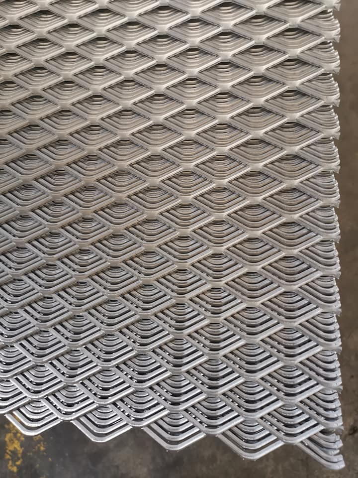 Black Steel Standard Expanded Metal Mesh Grating for Walkway Flooring ...